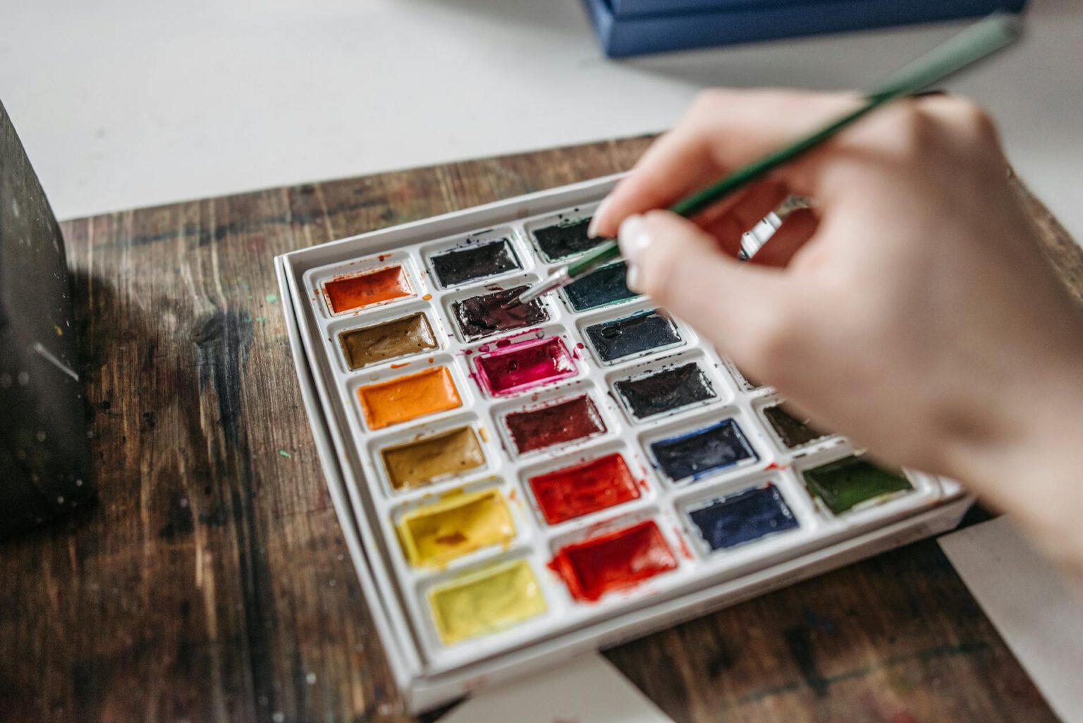 Exploring Color Theory in Watercolor: A Beginner’s Guide – Victoria Beyer